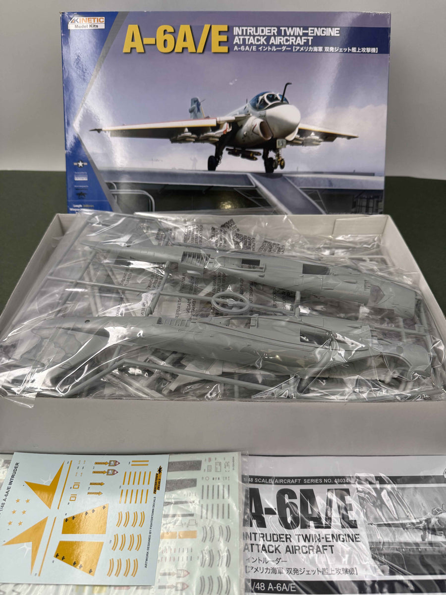 MAQUETTE À MONTER - A-6A/E Intruder Twin-engine Attack Aircraft Kineti ...